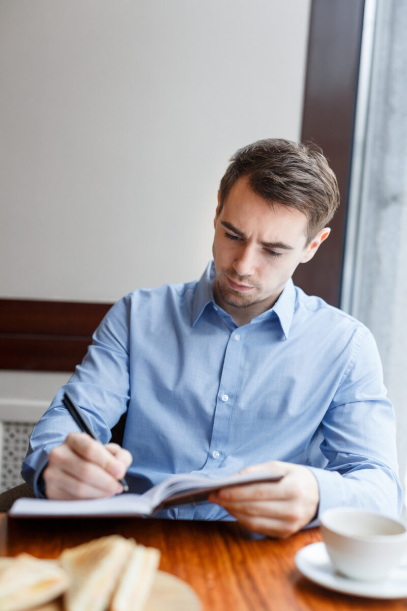 What to Write in a Journal + How to KEEP Writing In It Regularly